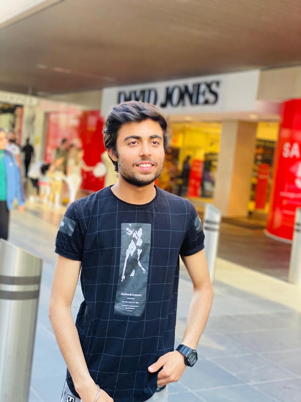 70 Funniest "Dating Me Is Like" Hinge Answers | Betterlook AI Blog